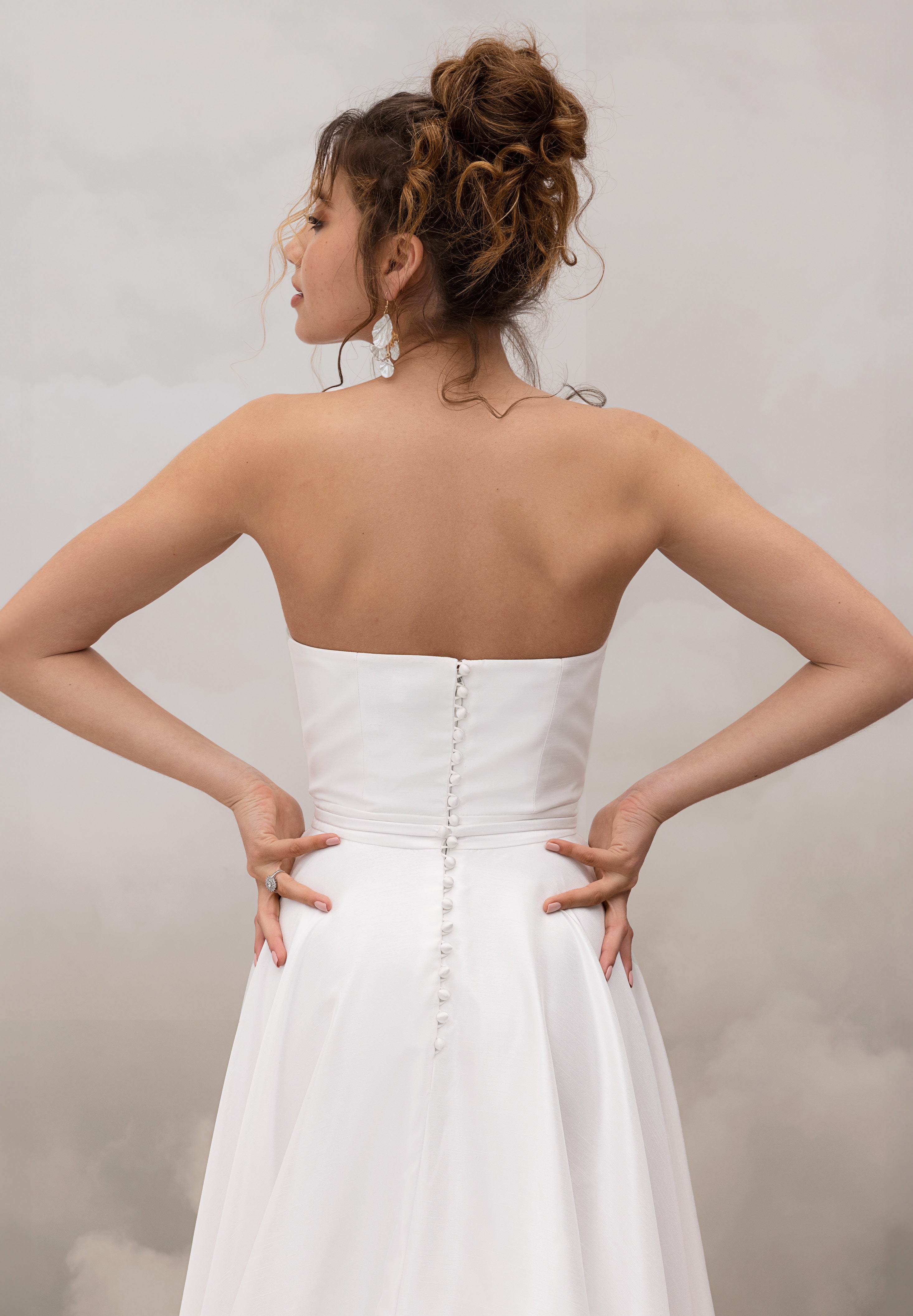 Noah Gown – Catherine Deane US